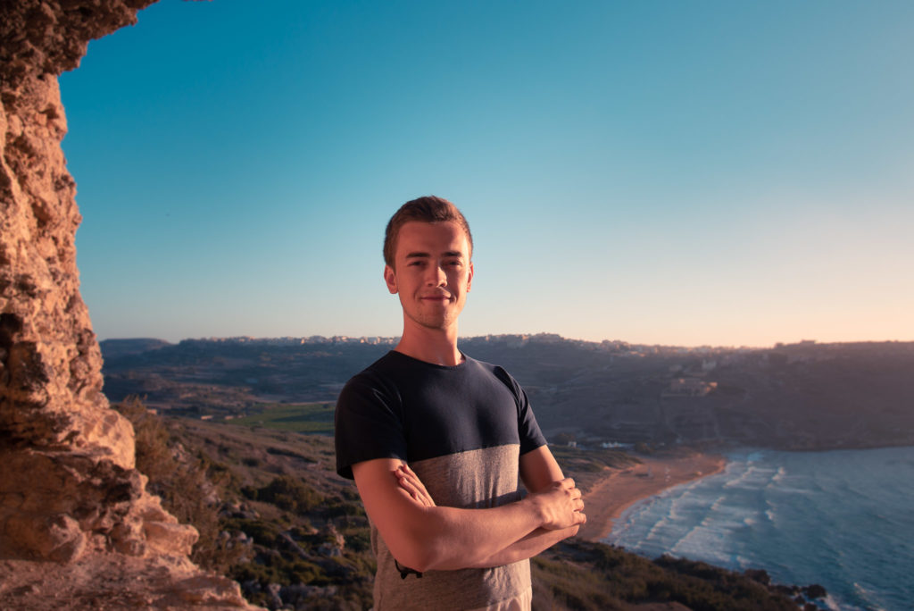 🚀 Surya Sanchez - Digital Consultant